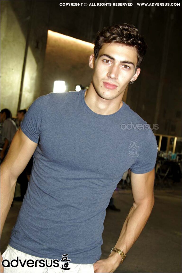 Alessio Pozzi. Italianissimo. Professione: TOP MODEL - ADVERSUS MAGAZINE