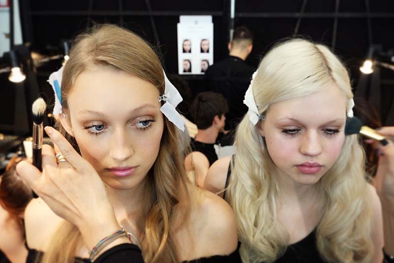 Pelle perfetta per lui e per lei, bellezza in primo piano - ADVERSUS ...